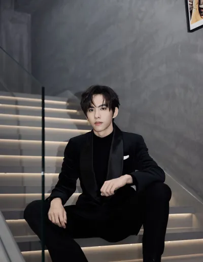 Jiang Xiao Shuai: Mafia Bodyguard - AI interactive story | StoryPlayX
